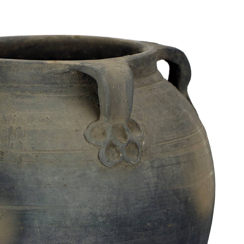 Chinese Water Pot | Adobe by Jess Vargas